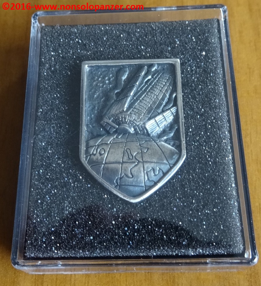 03-principality-of-zeon-pin-badge – NonSoloPanzer